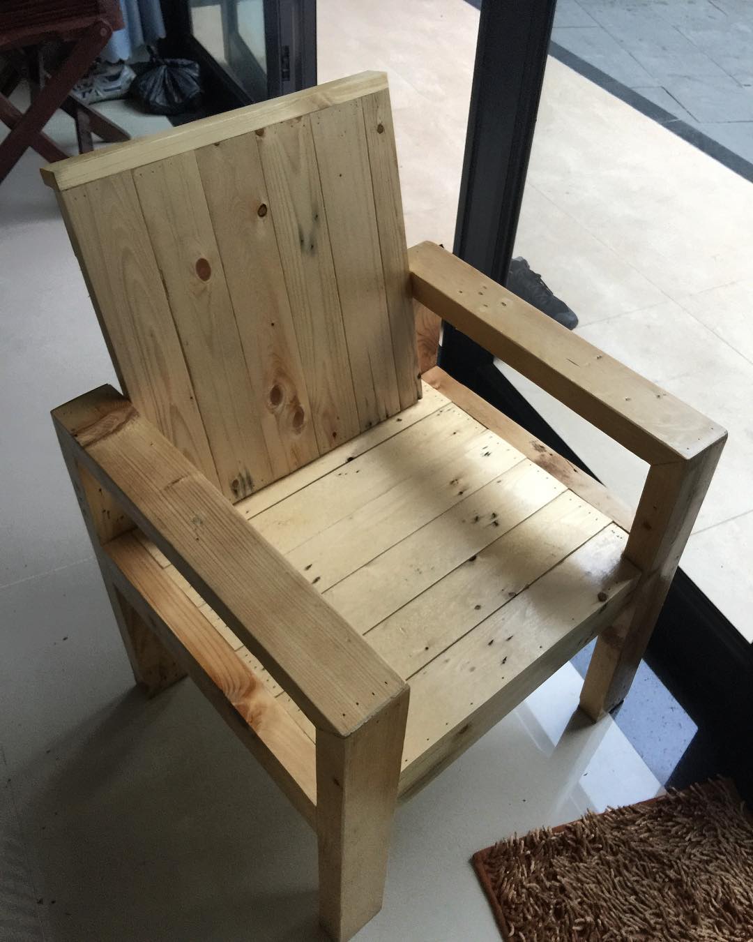 +30 Maneras geniales para sillas de palets - Pallets Decor